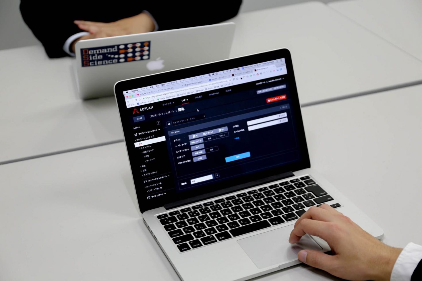オプトの広告効果測定ツール『ADPLAN』の大幅リニューアルに貢献したUI/UXデザインパートナーの関わり方【前編】 ｜ブログ｜root｜デザインの実践を個から組織・事業へ